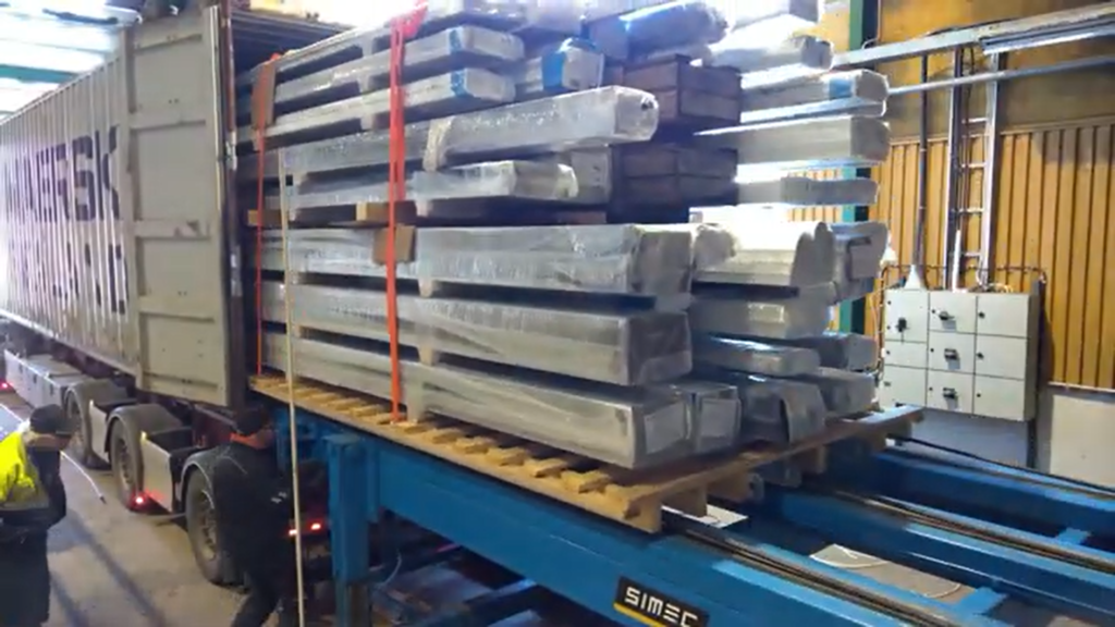 Special Freight Solutions - Truck Loading Platform